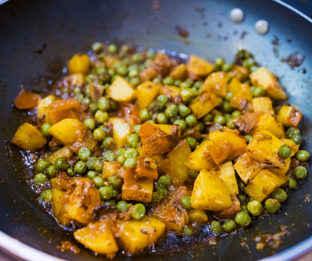 Kartoffel Erbsen Curry | Indisch kochen